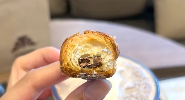 Tiny chocolate croissants cause a big stir at popular bakery cafe in ...