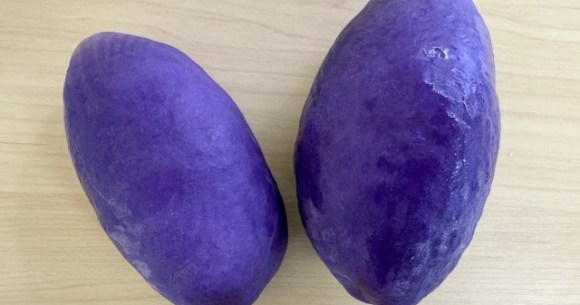What’s the deal with akebi, the perfectly purple, alien-like fruit that ...