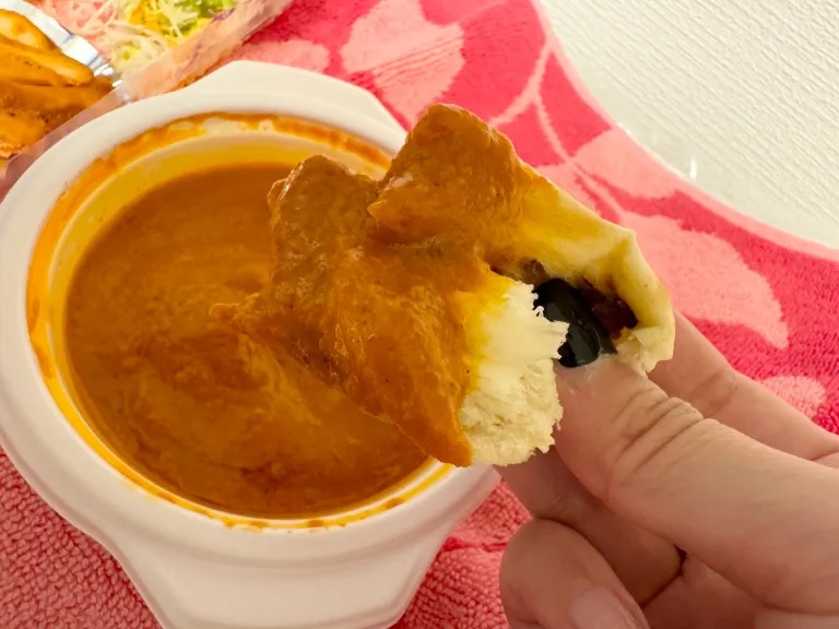 Is a full curry meal a smart choice to eat while lying in bed ...