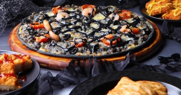 Pizza Hut Japan creates Landmine-type Pizza to celebrate Japan’s dark ...