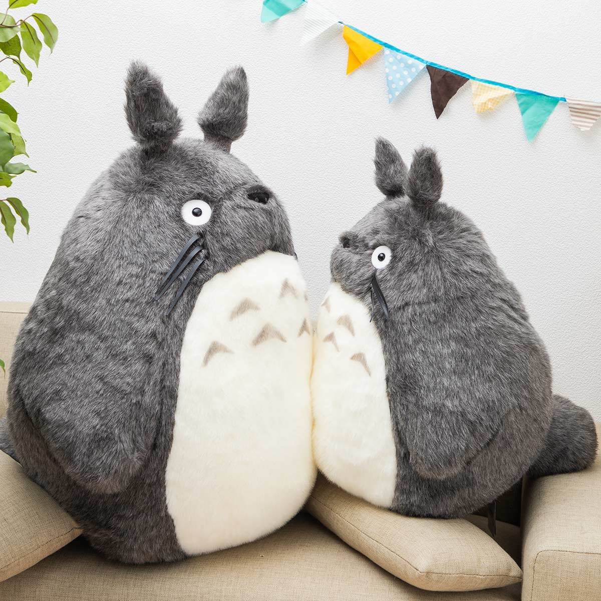 Super Extra-Large Big Totoro plushie is super-cute for a super extra ...