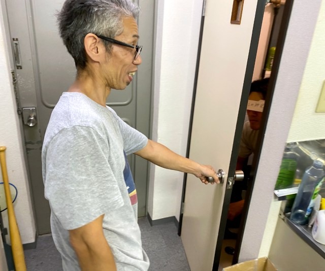 Mr. Sato gets 1,000 yen in food and drink from two stores for a “double ...