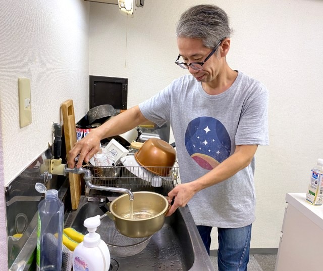 Mr. Sato gets 1,000 yen in food and drink from two stores for a “double ...