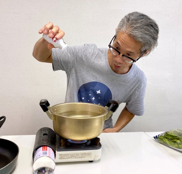 Mr. Sato gets 1,000 yen in food and drink from two stores for a “double ...