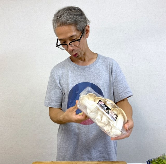 Mr. Sato gets 1,000 yen in food and drink from two stores for a “double ...
