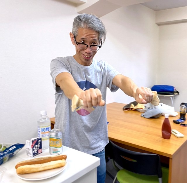 Mr. Sato gets 1,000 yen in food and drink from two stores for a “double ...