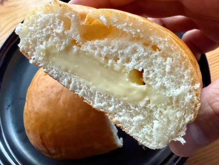 Is Tokyo’s ultra-expensive Satsuki sweet bean bread worth it?【Taste ...