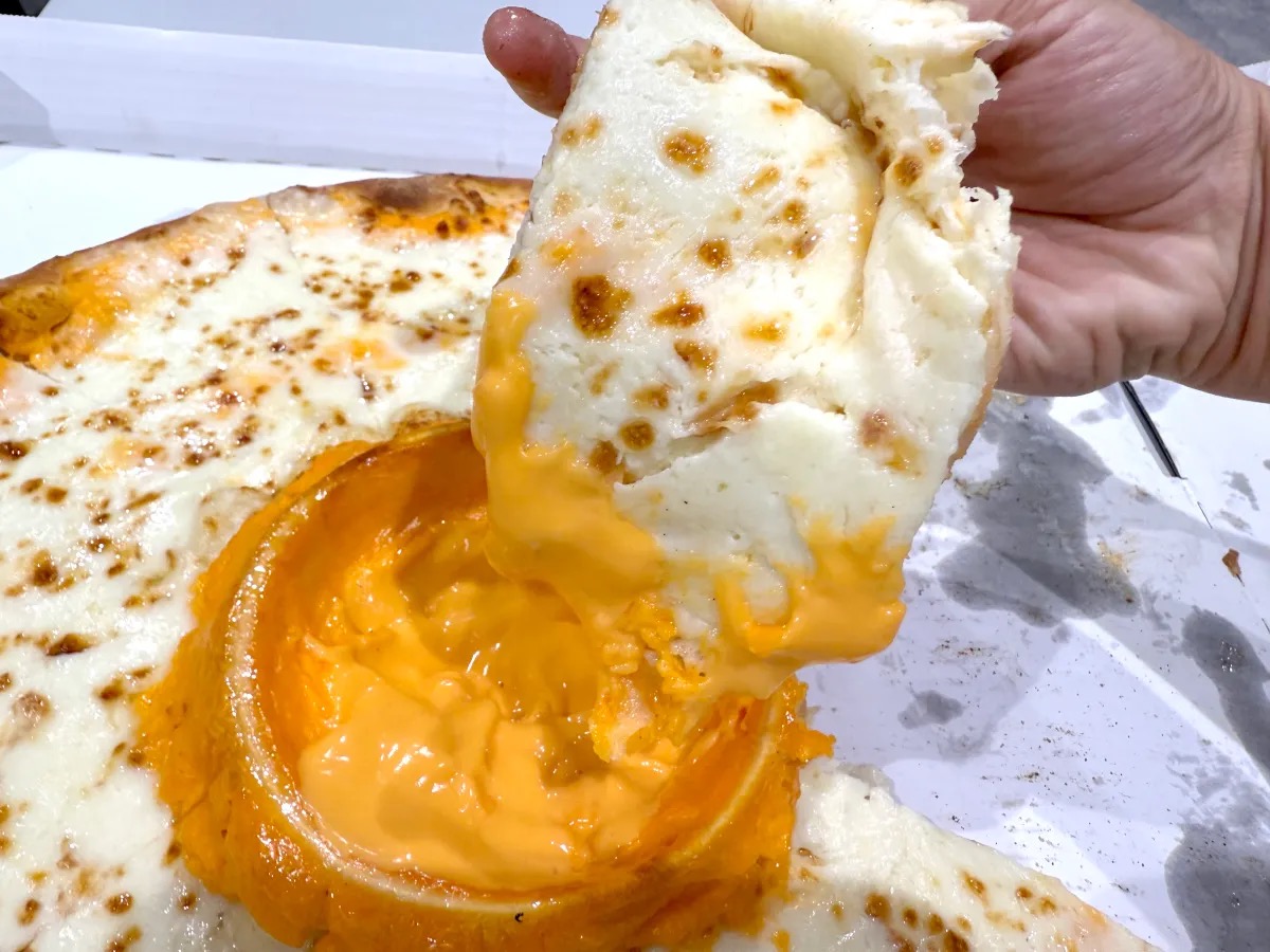 Domino’s erupts with a 1kg Cheese Volcano in Japan | SoraNews24 -Japan ...