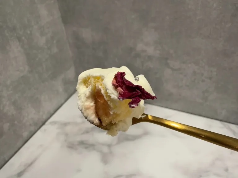 Late-night cake cafe in Tokyo’s hostess/host bar district will satisfy ...