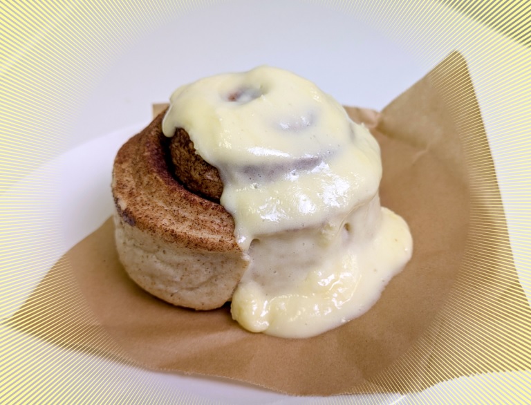 Looking for cinnamon rolls on “Japan’s closest street to America”【Taste ...