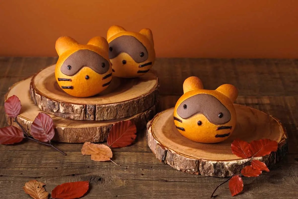 Tanuki bread arrives at Japanese bakeries with a sweet surprise and ...