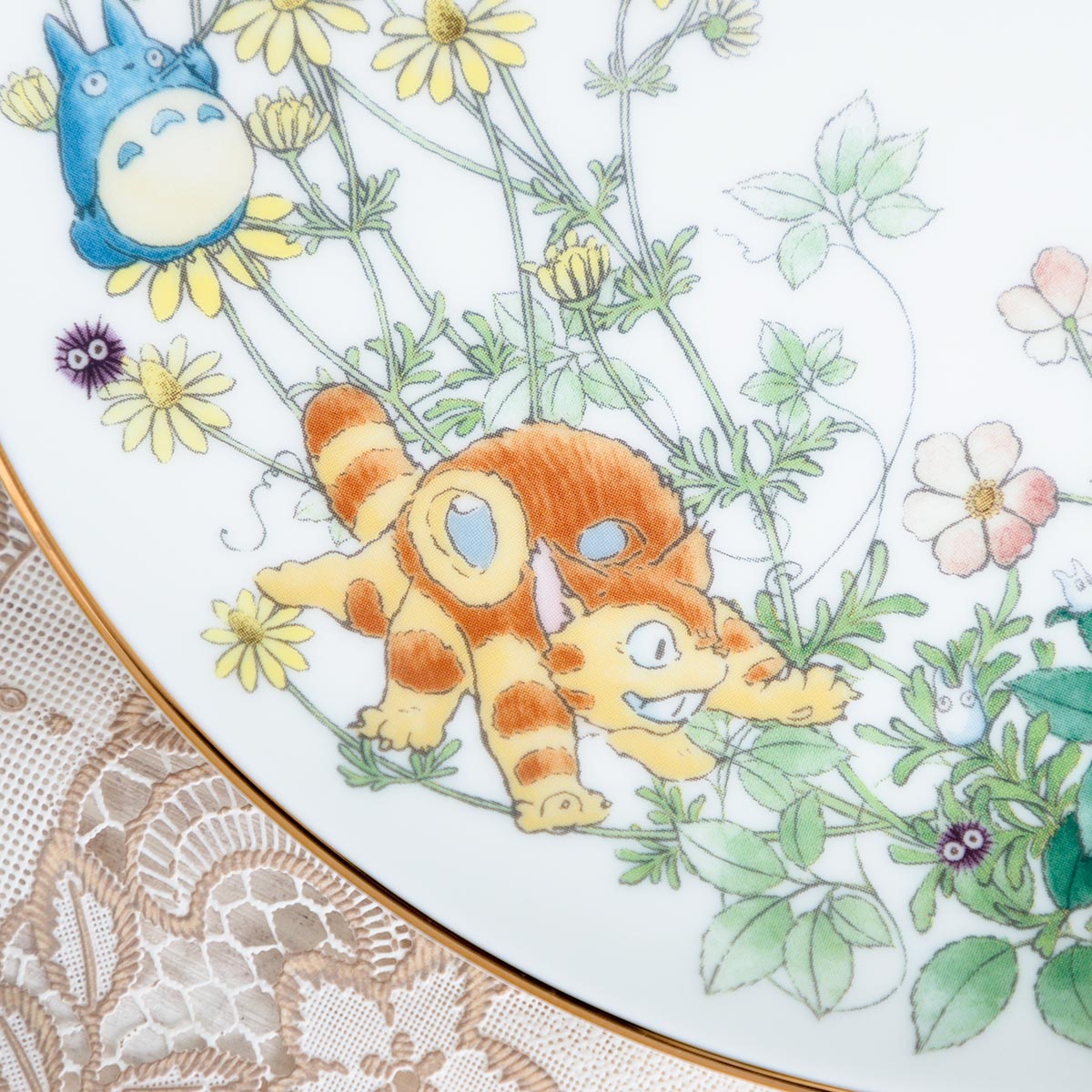 Totoro ceramic dishware will have your kitchen looking Ghibli elegant ...