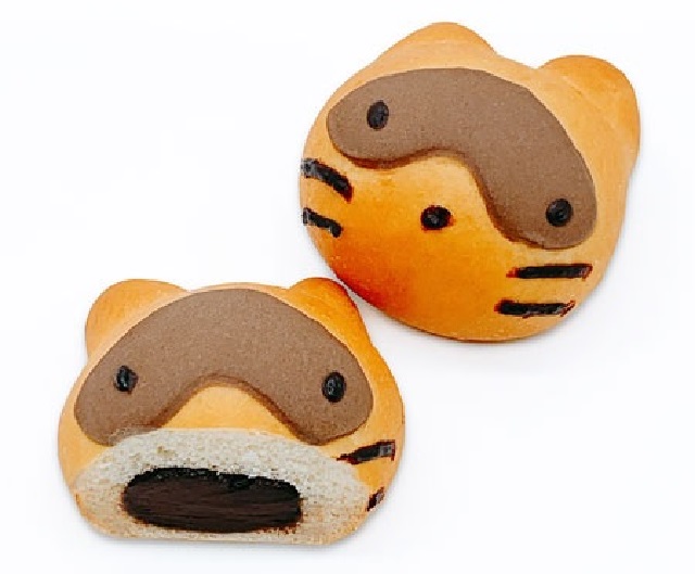 Tanuki bread arrives at Japanese bakeries with a sweet surprise and ...