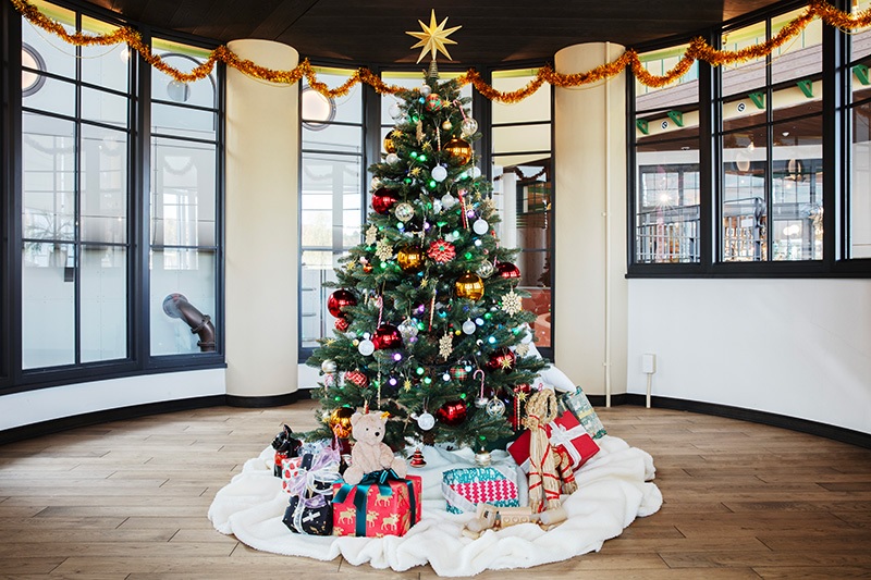 Ghibli Park puts up Christmas trees and decorations, invites fans to ...
