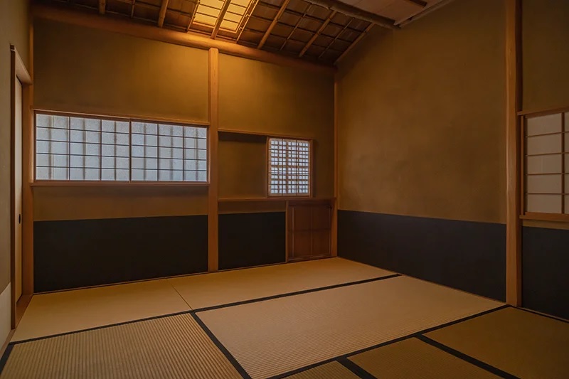 Scarier than a haunted house? Kyoto hidden-meaning “mean” manners ...