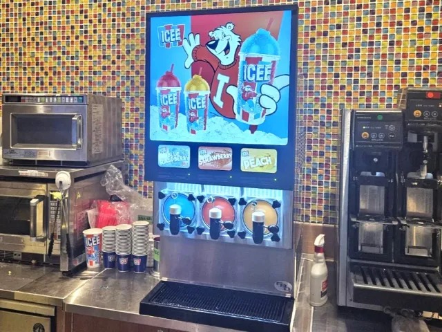 American tourists give us their opinion on the new Icee slushie drinks ...