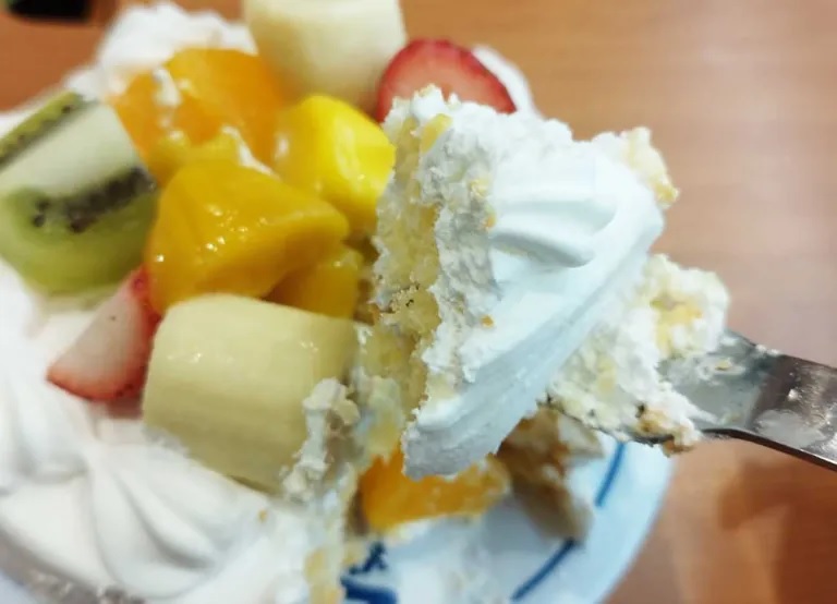 Kura Sushi has a new parade-delivered whole cake dessert, but what’s it ...