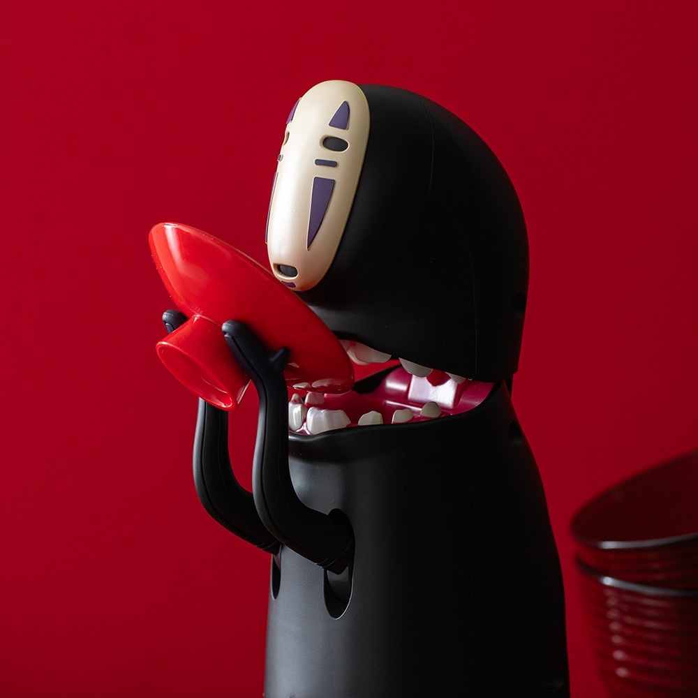 Moving, burping No Face coin bank figure is back to receive your Ghibli ...