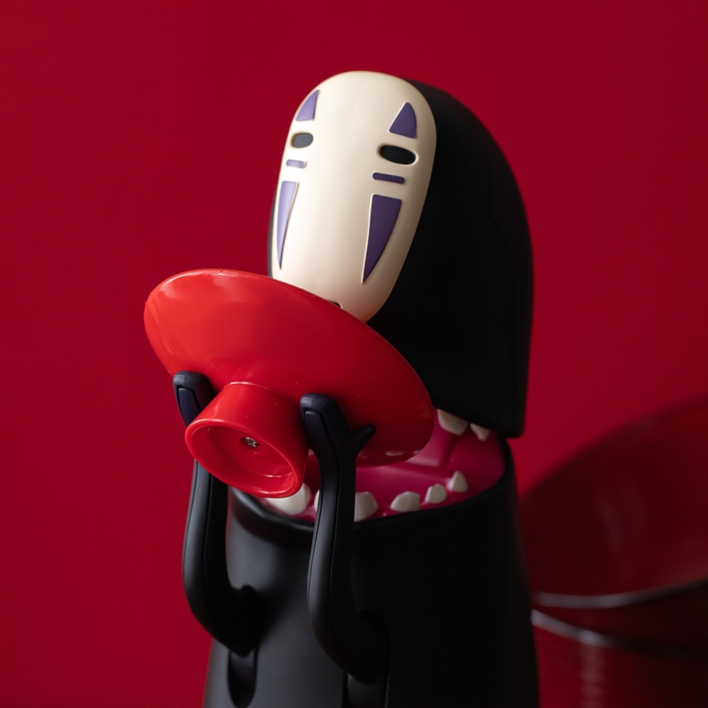 Moving, burping No Face coin bank figure is back to receive your Ghibli ...