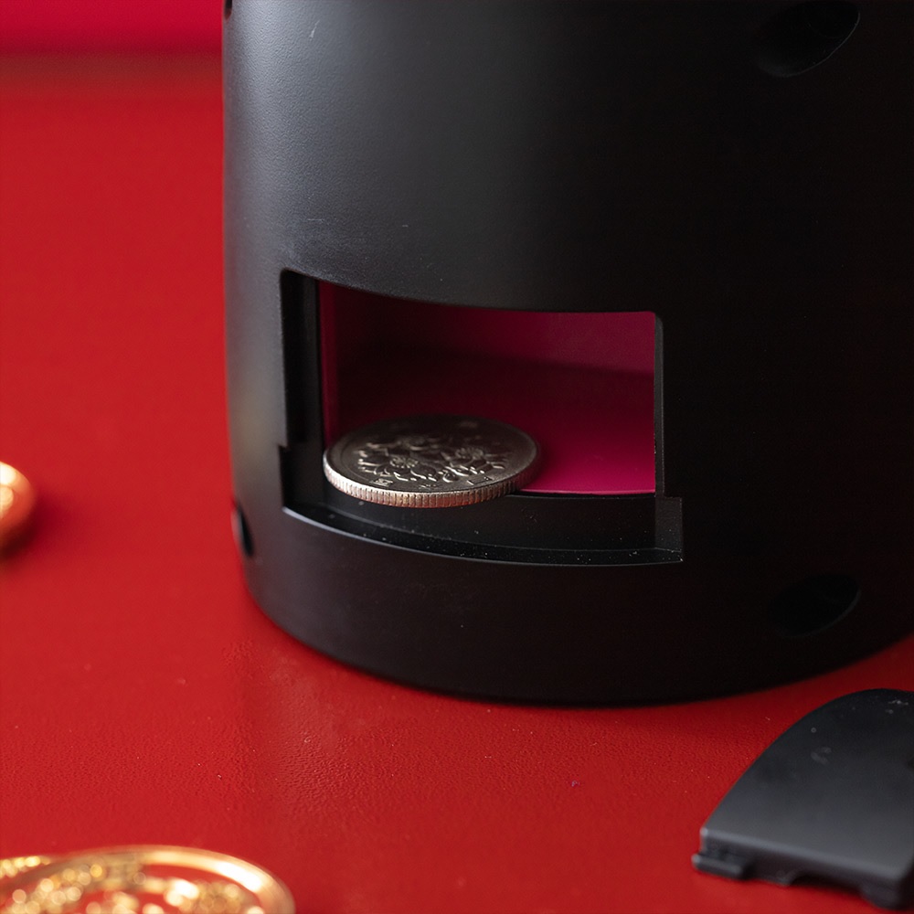 Moving, burping No Face coin bank figure is back to receive your Ghibli ...