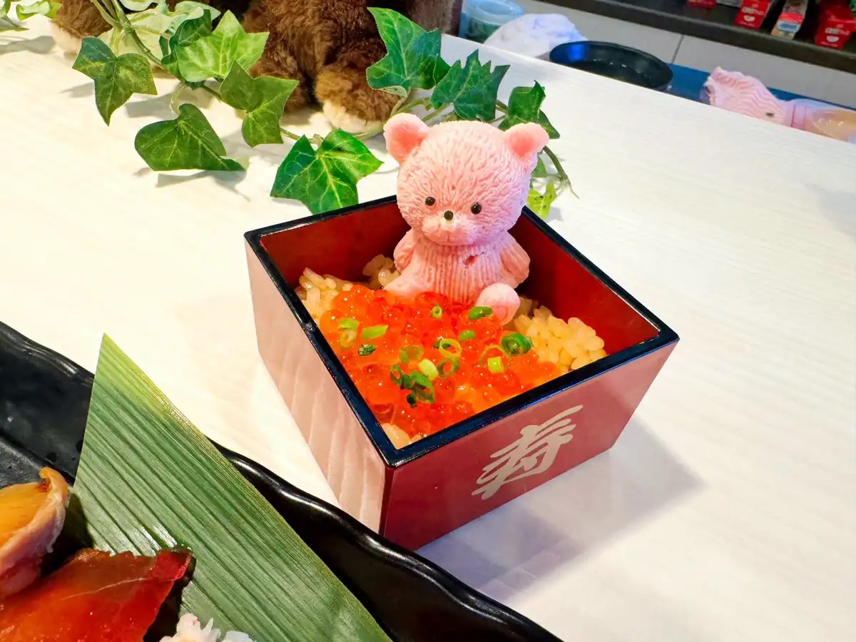 Sushi Bears restaurant opens in Tokyo, offers exactly what its name ...