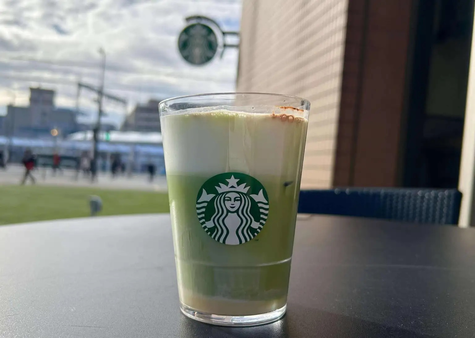 Starbucks Japan gifts us with the Matcha Classic Green Tea Latte for a ...