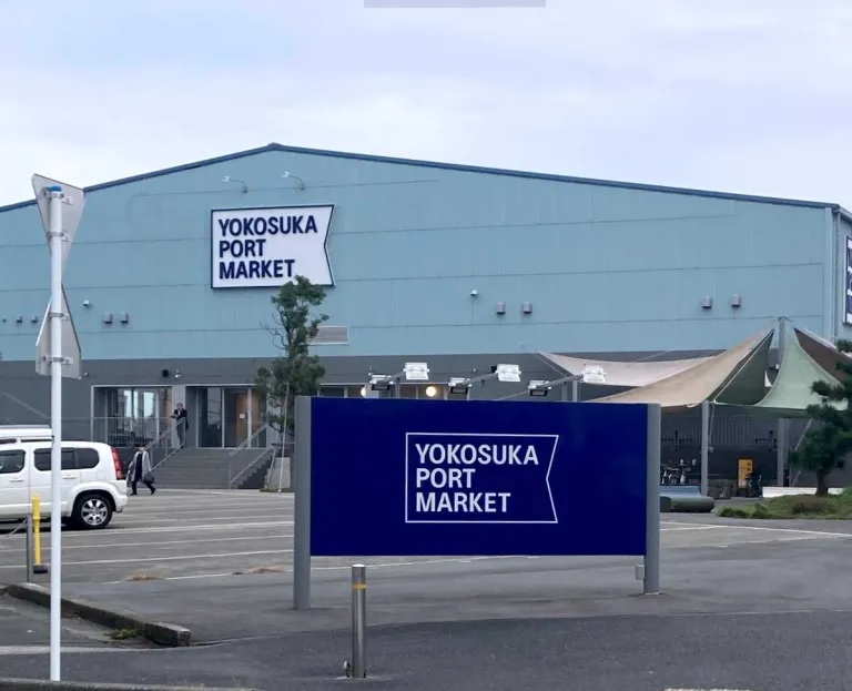 Visit to a Japanese fish market has us trying tuna eggs for the first ...