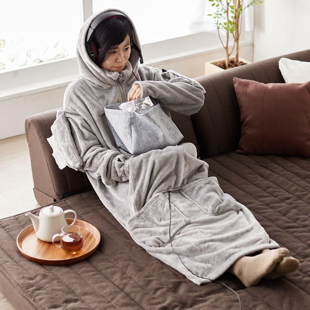 Japan’s Gaming Wearable Blanket with built-in snack pouch: The ultimate ...