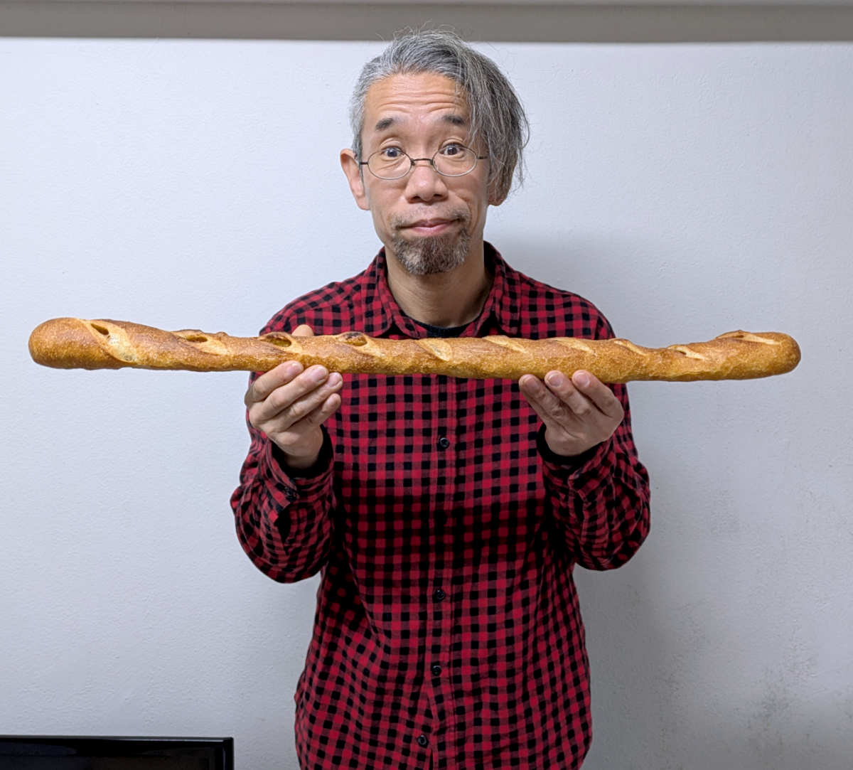 Did Mr. Sato just discover Japan’s longest bread? | SoraNews24 -Japan News-