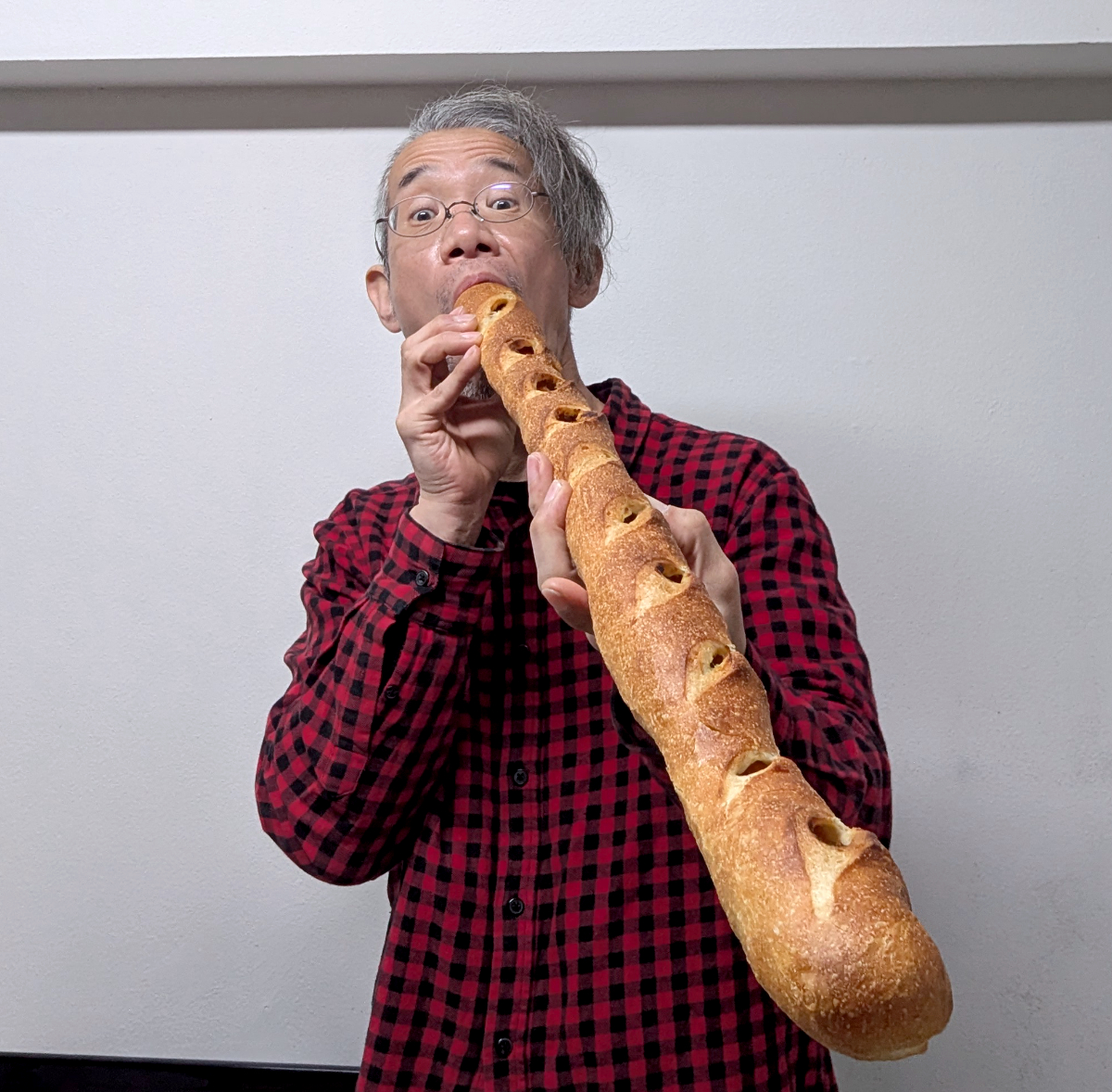 Did Mr. Sato just discover Japan’s longest bread? | SoraNews24 -Japan News-