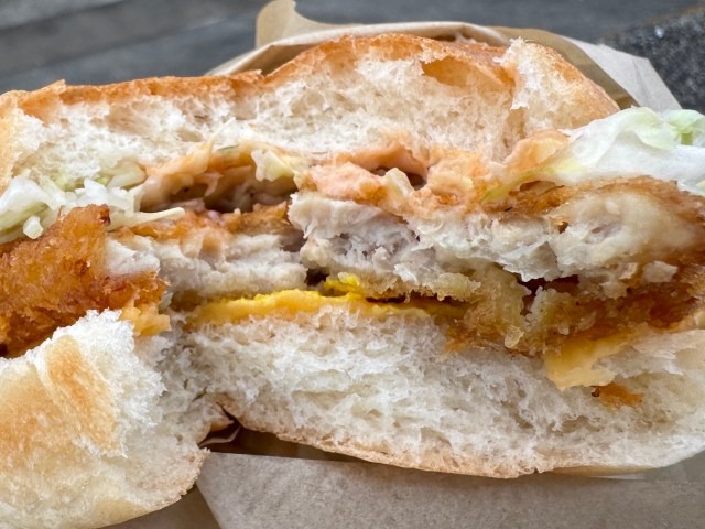 We try eating, and also try to eat, a shark burger and deep sea fish ...