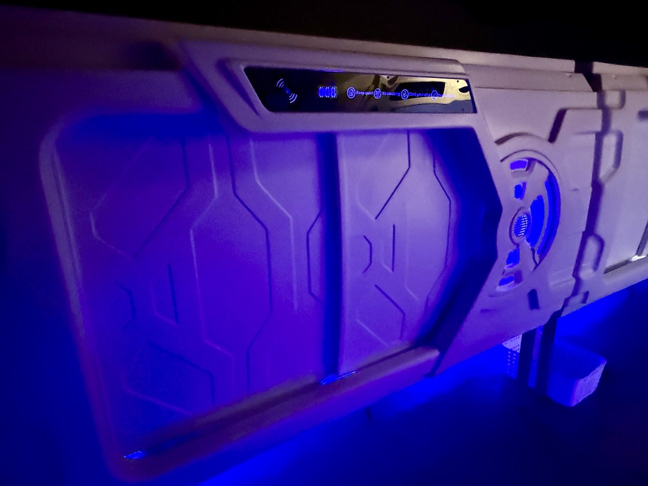 Sleep in a futuristic space pod at this interstellar capsule hotel just ...