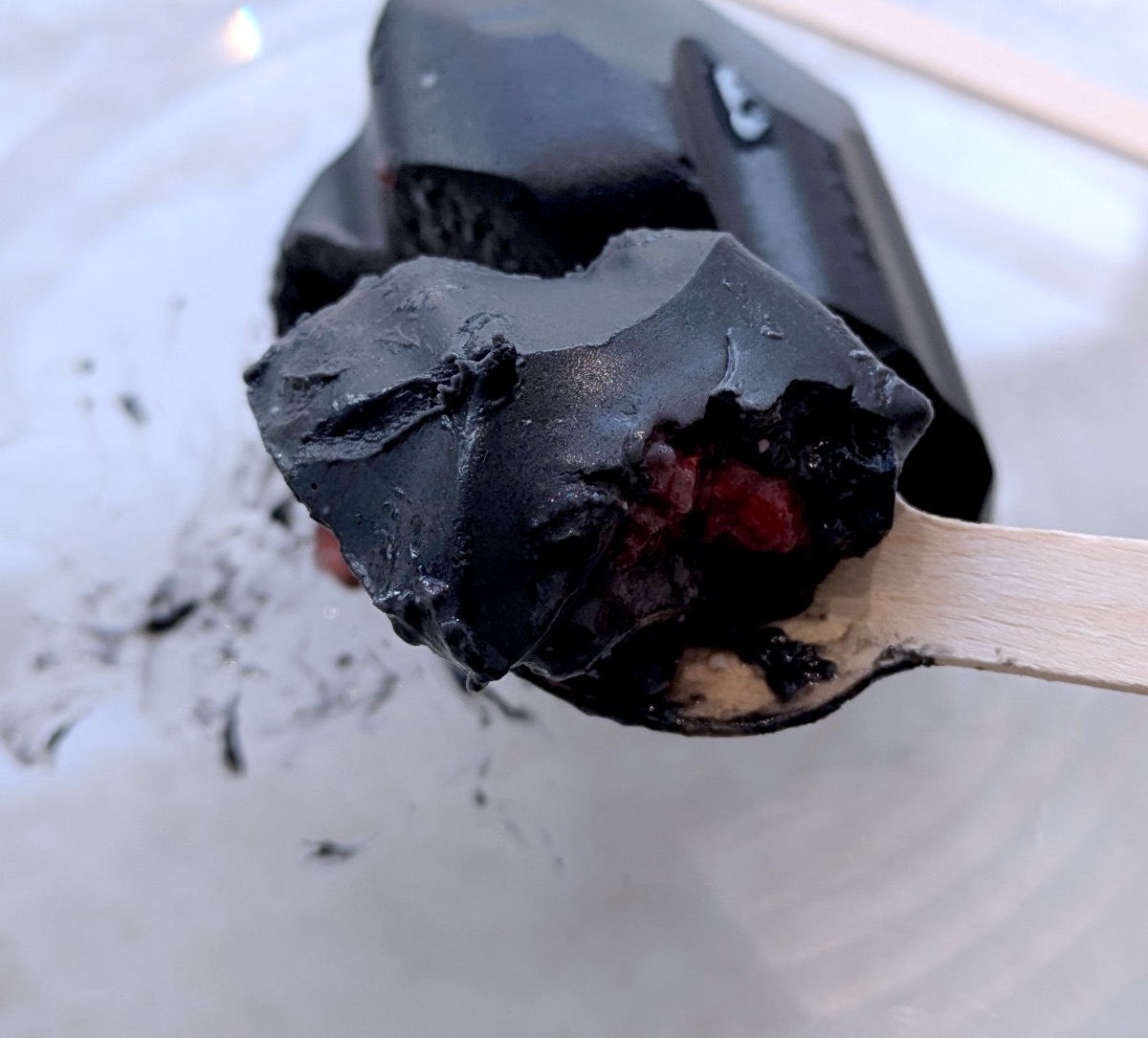 Ruru Cafe Shibuya wows customers by serving coffee and sweets on unique ...