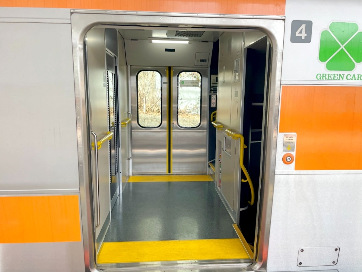 Tokyo trains now have new first-class Green Cars, but are they a sell ...