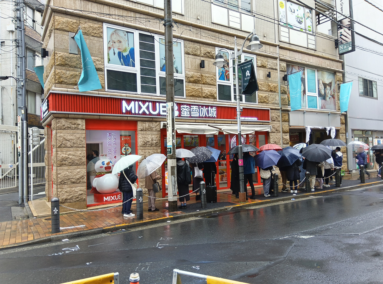We visit the restaurant chain with more stores than either McDonald’s ...