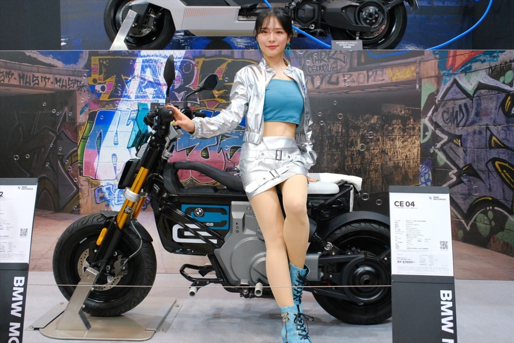 The beautiful booth models of the Tokyo Motorcycle Show【Photos ...