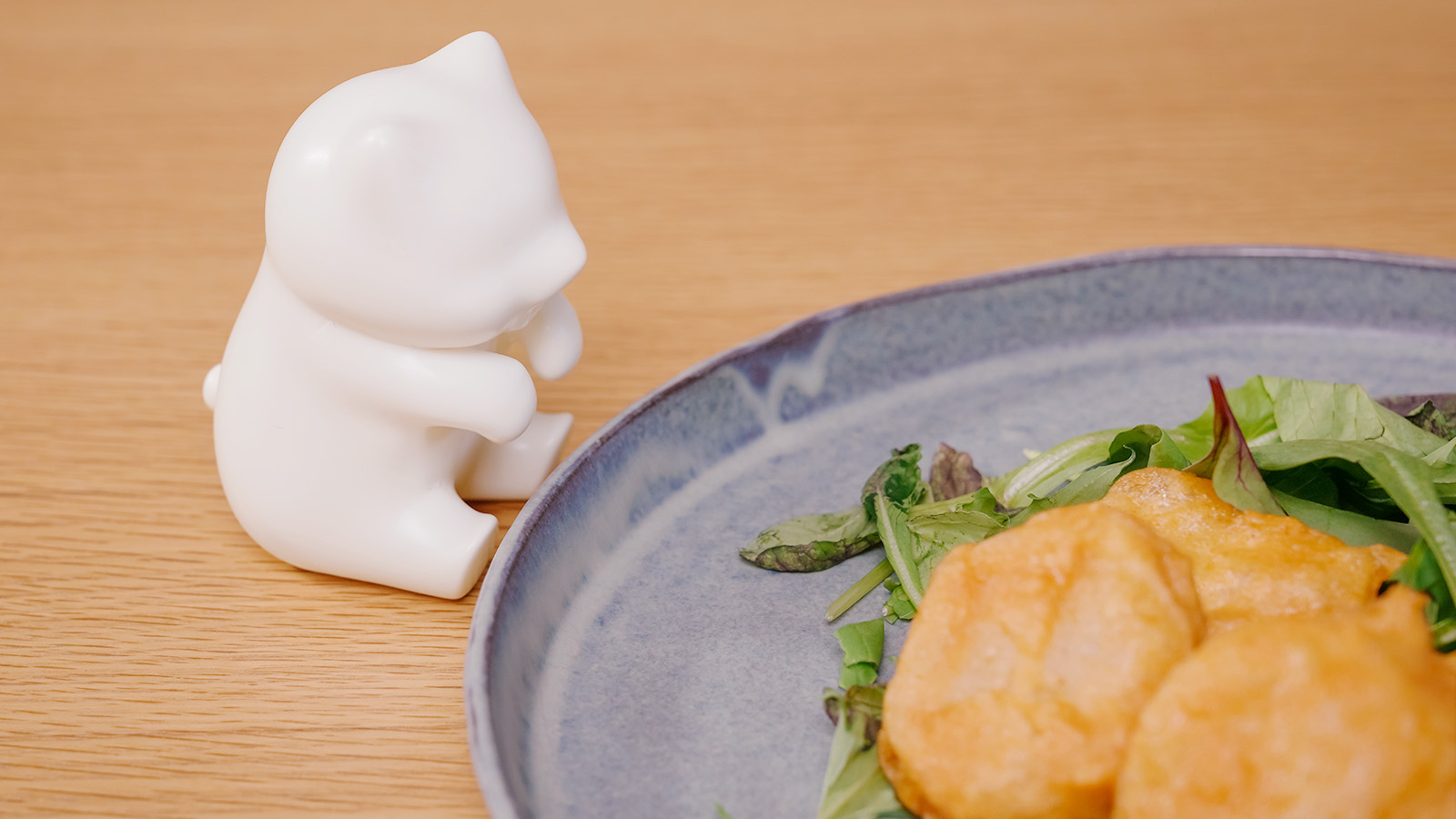 Nekojita Fufu: Cute cat robot cools your drinks, becomes a viral ...