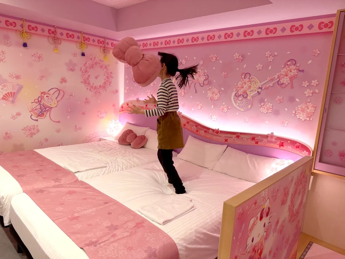 Is this Hello Kitty hotel room in Tokyo good enough to impress an 8 ...