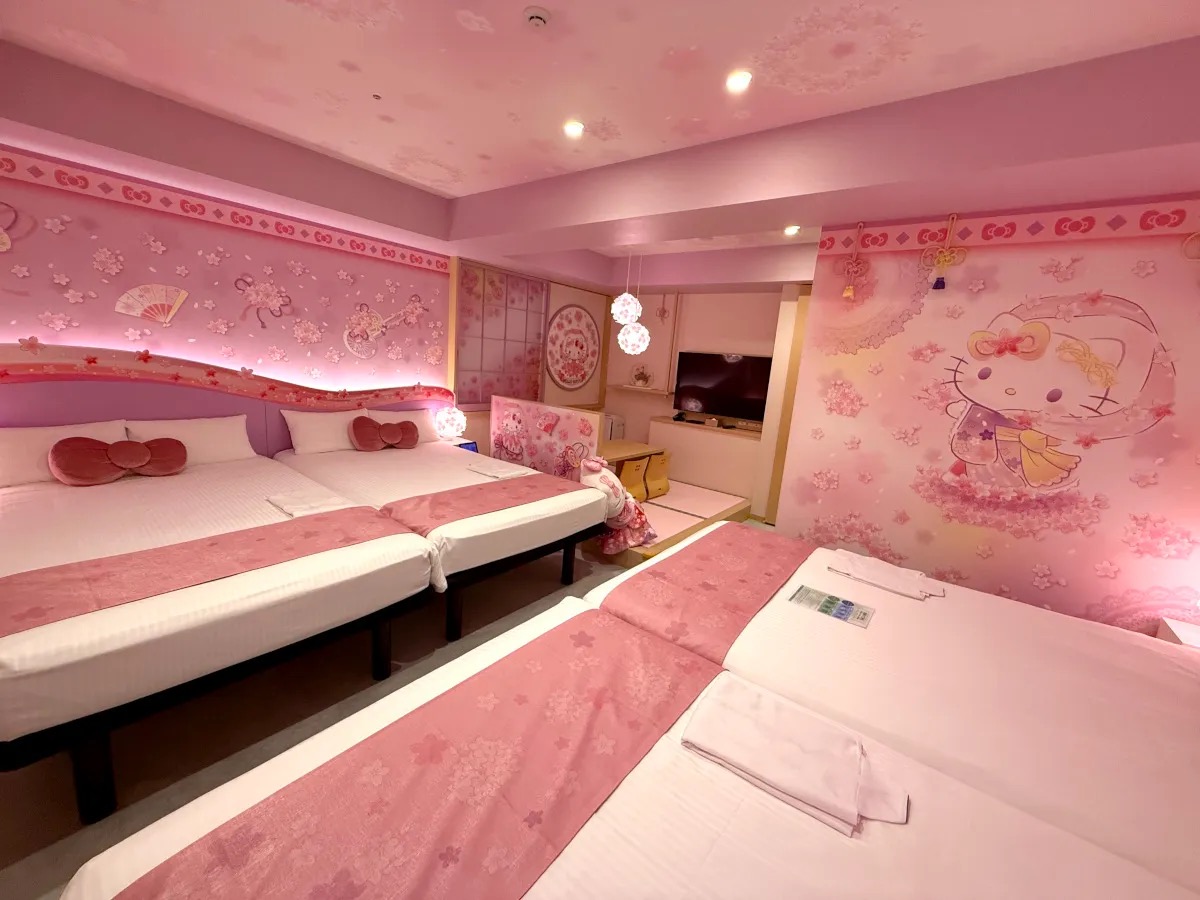 Is This Hello Kitty Hotel Room In Tokyo Good Enough To Impress An 8