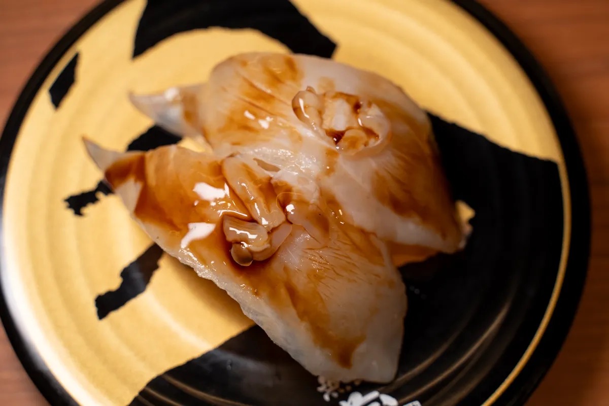Kura Sushi opens new high-end revolving bar restaurant in Tokyo ...