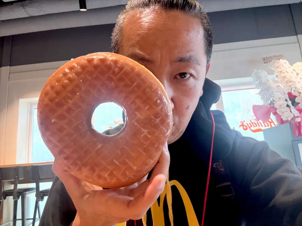 Randy’s Donuts opens first-ever branch in Japan, brings L.A.’s donuts ...