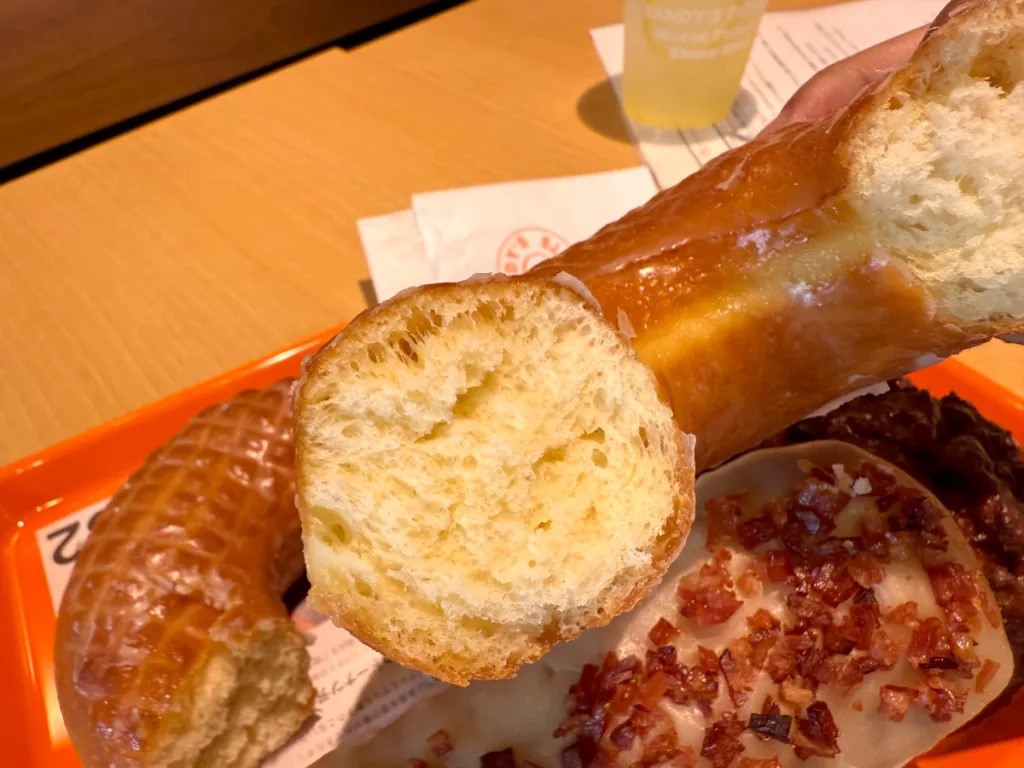 Randy’s Donuts opens first-ever branch in Japan, brings L.A.’s donuts ...