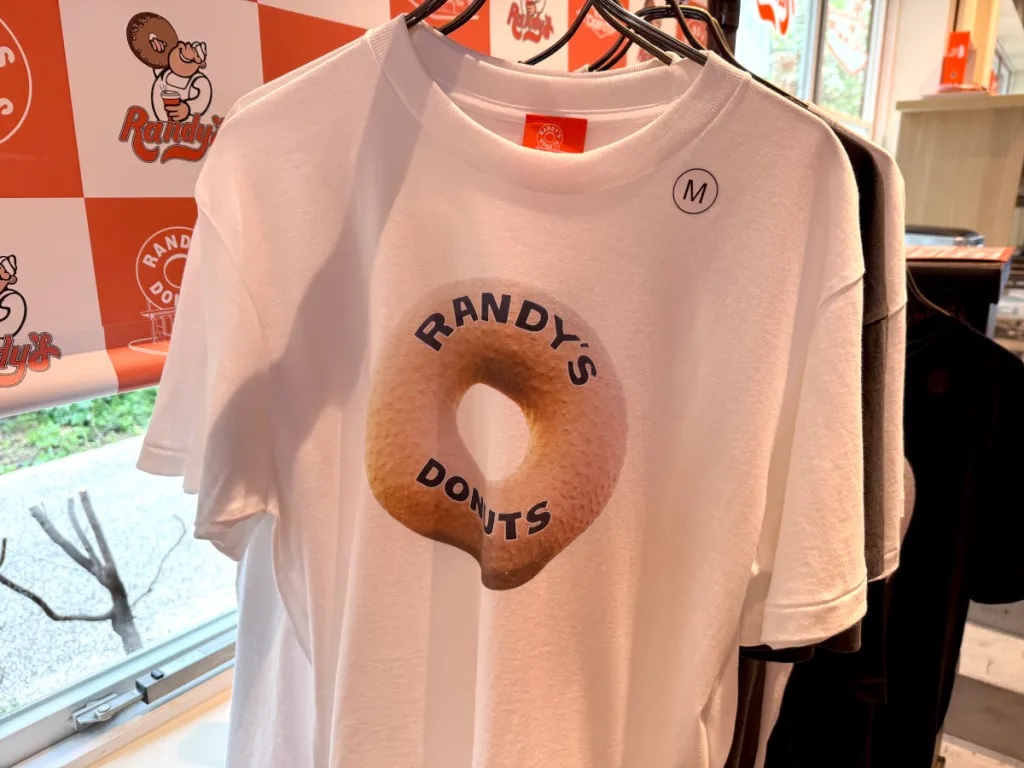 Randy’s Donuts opens first-ever branch in Japan, brings L.A.’s donuts ...