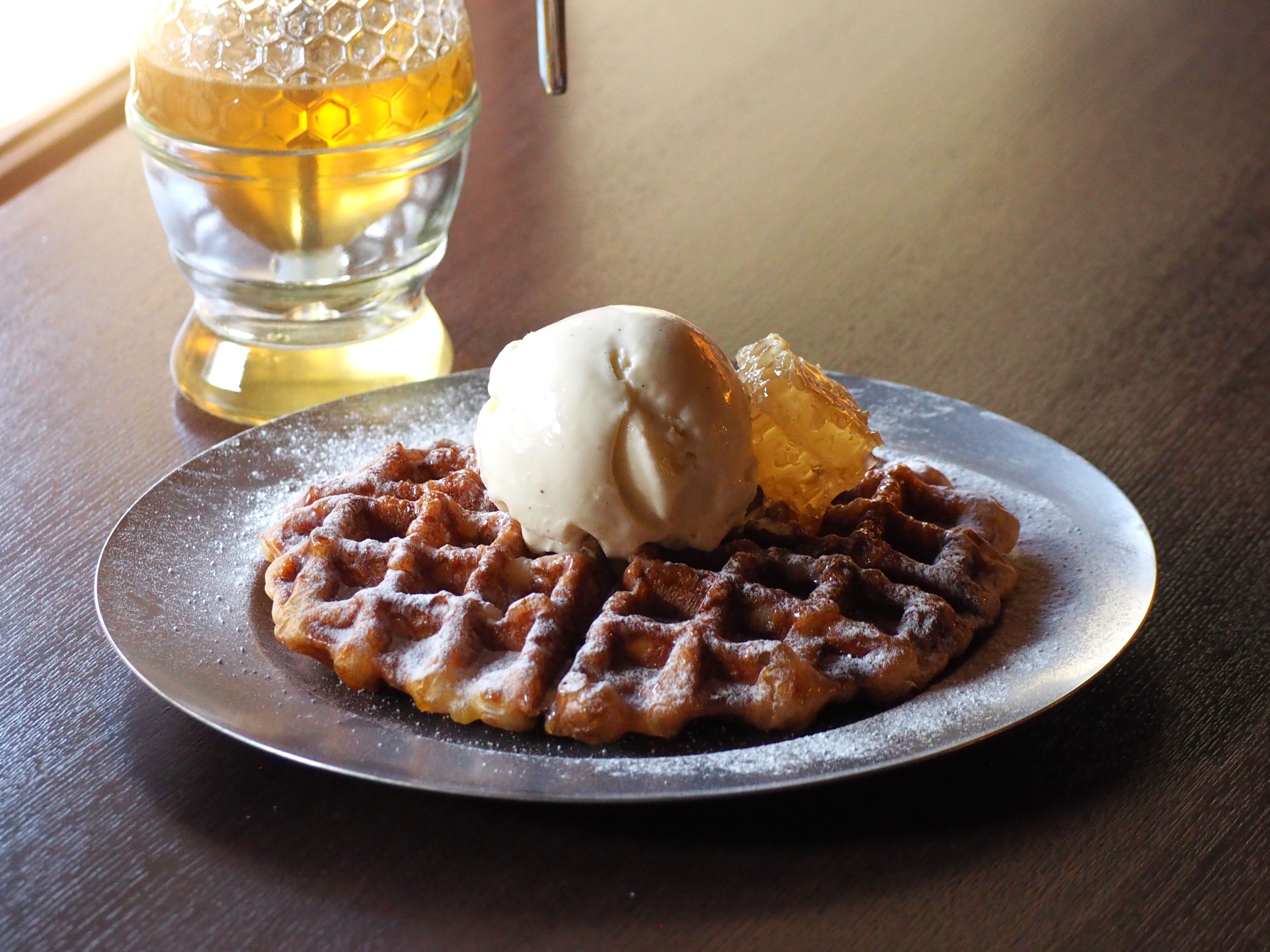 Possibly the most elegant chicken and waffles restaurant ever opens in ...