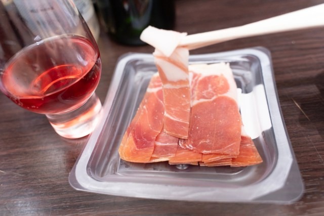 How do Muji’s Chardonnay and Cabernet Sauvignon soft drinks compare to ...