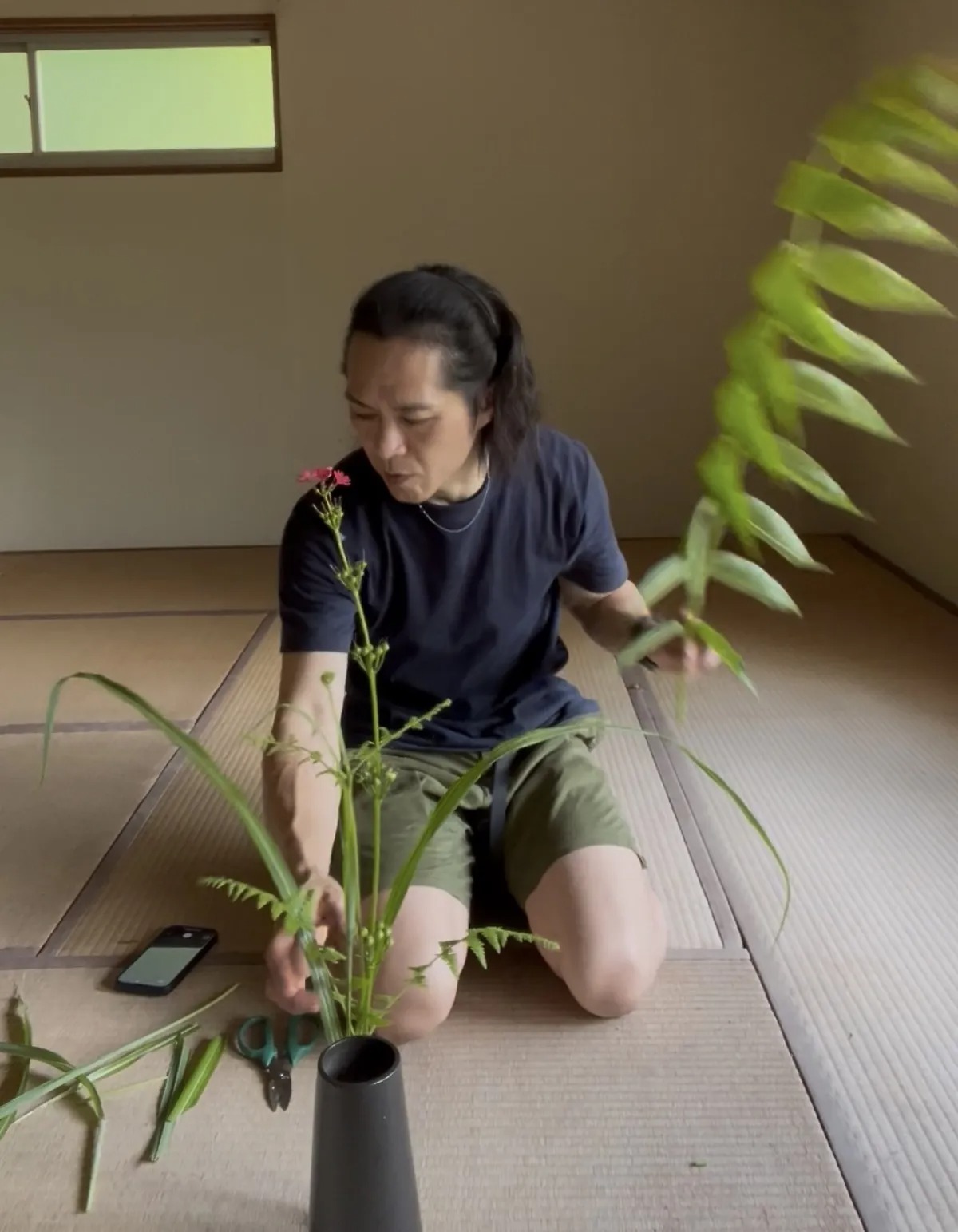 The joy of creating a wild Japanese ikebana flower arrangement for a ...