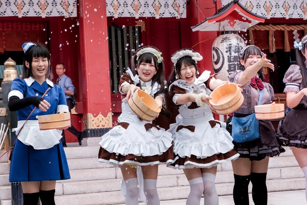 Akihabara maids gather to splash water at Tokyo shrine in annual ...