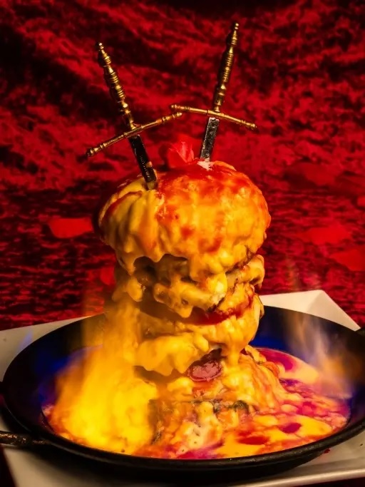 Tokyo’s Vampire Cafe serving up blood-sauce burgers and sweets with ...