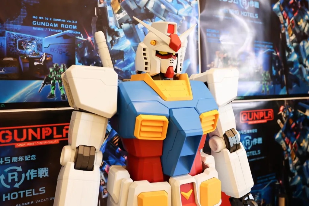Tokyo hotel has a special room just for Gundam Gunpla plastic model ...