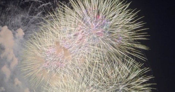 Braving a Japanese national fireworks competition with 10x more people ...